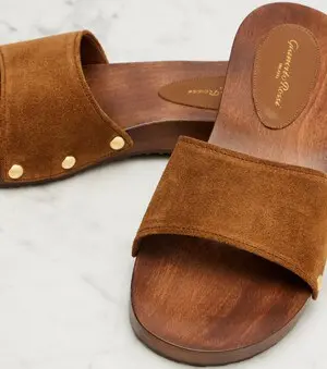 GIANVITO ROSSI Riviera Suede Slides - Beige