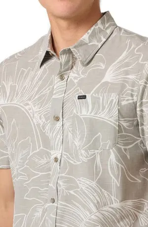 O'Neill Trvlr Upf Traverse Floral Short Sleeve Performance Button-up Shirt