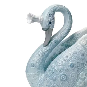 LLADRO The Swan Princess