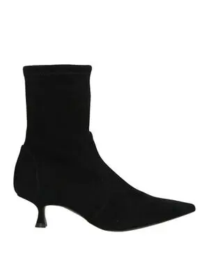 Stuart Weitzman Pointed Toe Ankle Boots