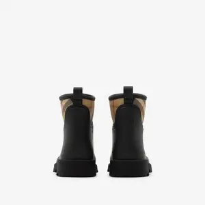 Burberry Rubber Marsh Stamp Low Boots - Black