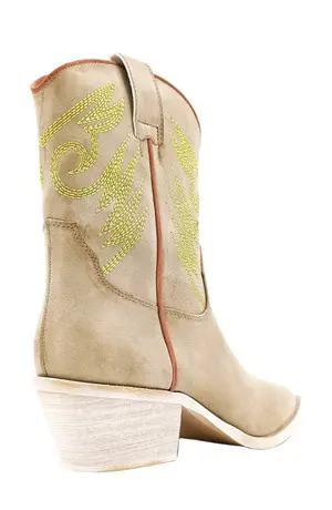 SHU SHOP Zahara Western Boots - Sand