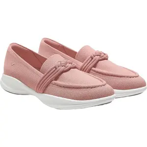 Vivaia Stretch Flats For Women