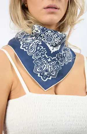 VIENS AVEC MOI Paisley Large Silk Square Scarf