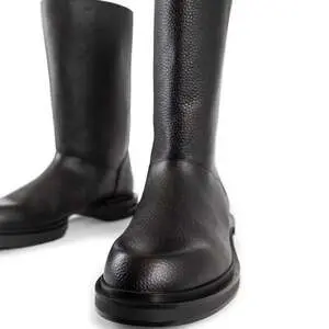 Fendi Leather Frame Boots - Black