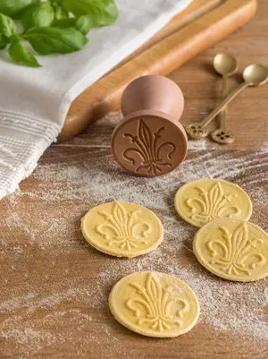 MARCATO Corzetto Cutter Stamp Lily Design