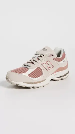 NEW BALANCE 2002 Sneakers