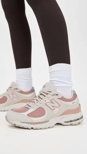NEW BALANCE 2002 Sneakers
