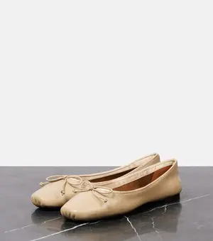 Khaite Charlotte Leather Ballet Flats - Beige