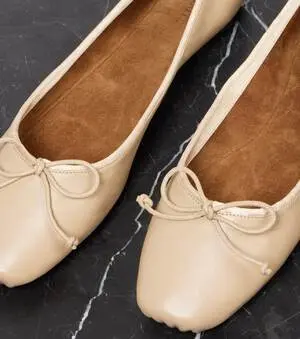 Khaite Charlotte Leather Ballet Flats - Beige