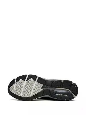 NEW BALANCE 990v3 Low-top Sneakers - Black