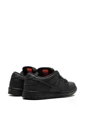 Nike Low Top Sneakers - Black