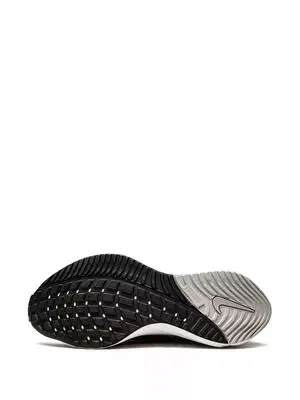 Nike Zoom Vomero 16 Low-top Sneakers