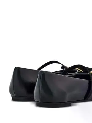 FERRAGAMO Vara Ballet Flat - Black