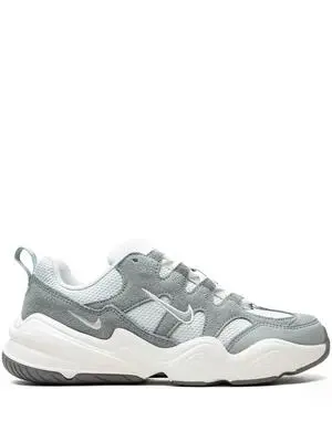 Nike Tech Hera Sneakers