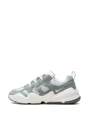 Nike Tech Hera Sneakers