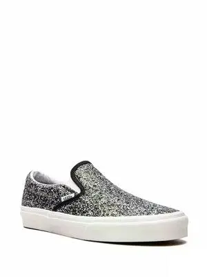 VANS Classic Slip-on Sneakers - Black