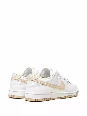 Nike Dunk Low Pearl Sneakers - White