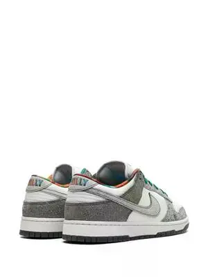 Nike Dunk Low Philadelphia Sneakers - Grey