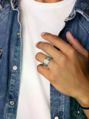 NIALAYA JEWELRY Engraved Ring