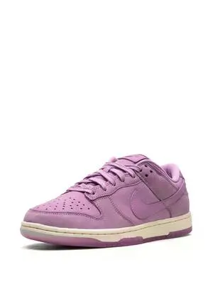 Nike Dunk Low Rush Fuchsia Sneakers - Pink