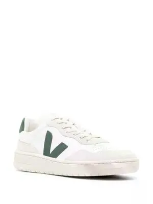 VEJA V-90 Low-top Sneakers