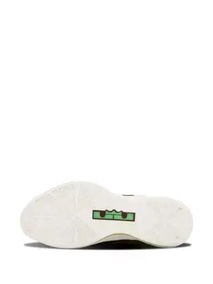 Nike Lebron Ext Qs Suede Sneakers - Black