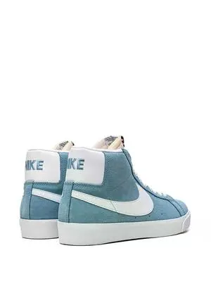 Nike Sb Zoom Blazer Mid Sneakers - Blue