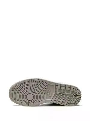 JORDAN Air 1 Low Se Sneakers - Grey