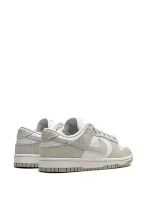Nike Dunk Low Corduroy Sneakers - Grey