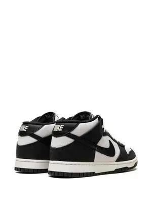 Nike Dunk Mid Sneakers