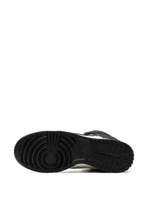 Nike Dunk Mid Sneakers