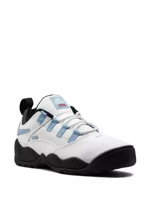 Nike X Supreme Sb Darwin Low Sneakers - White