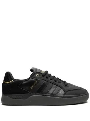 Adidas Tyshawn Low Sneakers
