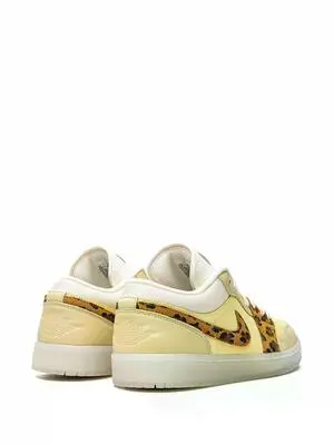 JORDAN Air 1 Low Snkrs Day Sneakers - Yellow