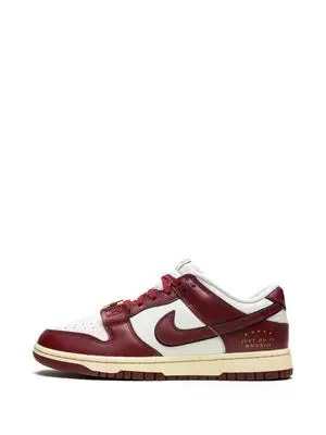 Nike Dunk Low "just Do It" Team Sneakers - Red