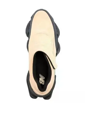 NEW BALANCE 8040 Sneakers - Brown