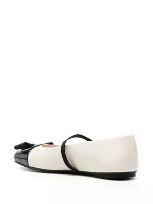 FERRAGAMO Vara Bow Ballerina Flats - Neutrals