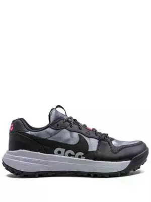 Nike Lowcate Sneakers