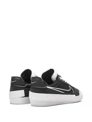 Nike Low-top Sneakers