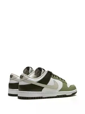 Nike Dunk Low Sneakers