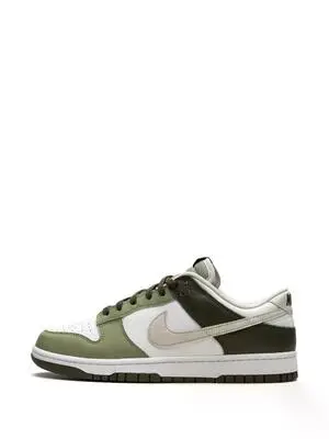 Nike Dunk Low Sneakers