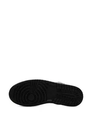 JORDAN 1 Low Sneakers