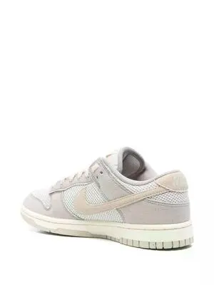 Nike Dunk Low Sneakers