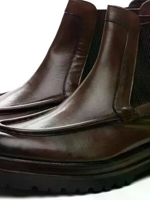 POCHE PARIS Leather Chelsea Boots