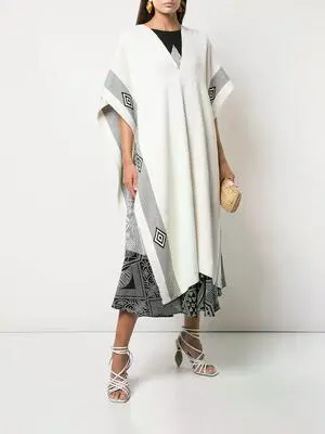 Voz Diamante Pattern Poncho - White