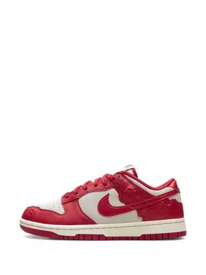 Nike Dunk Low Roses Sneakers - Red