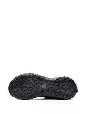 Nike Mountain Fly 2 Low Triple Sneakers - Black