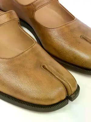 MAISON MARGIELA Tabi Mary Jane Loafers - Neutrals