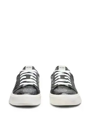 Gcds Patent Monogram Sneakers